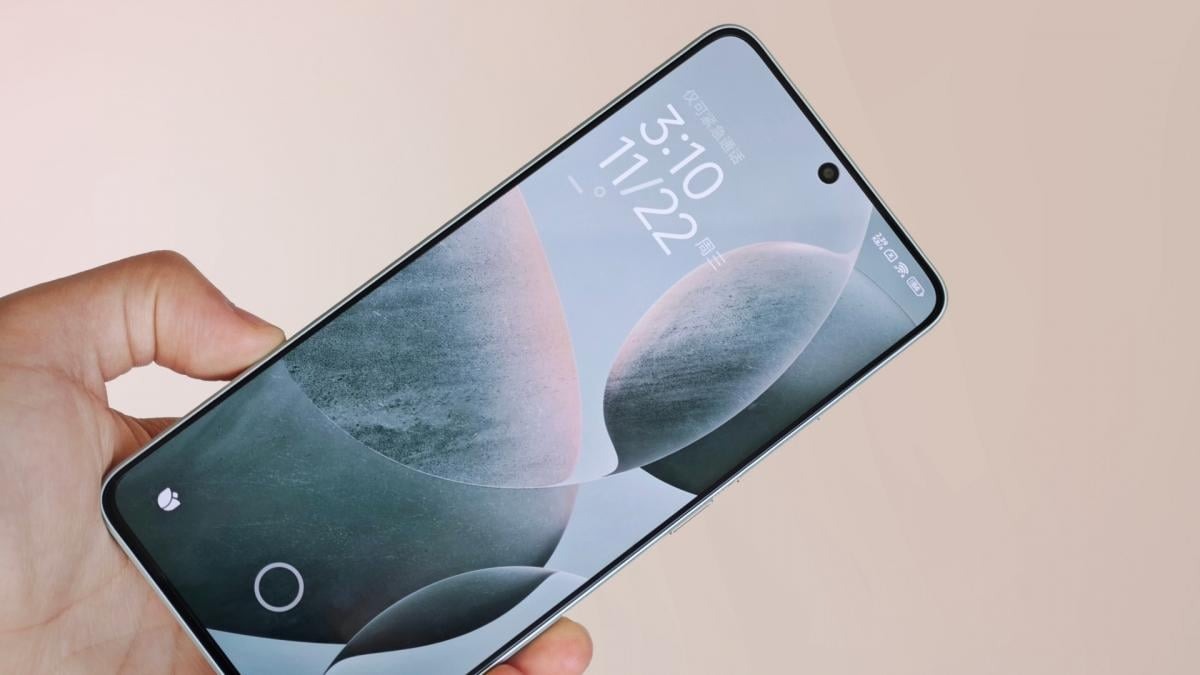 Maži ir galingi: įvardyti geriausi 2024 metų kompaktiški išmanieji ...