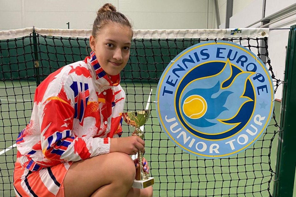 Jau kitais metais mokytojai, medikai arba 75-80 metų sulaukę senjorai ...