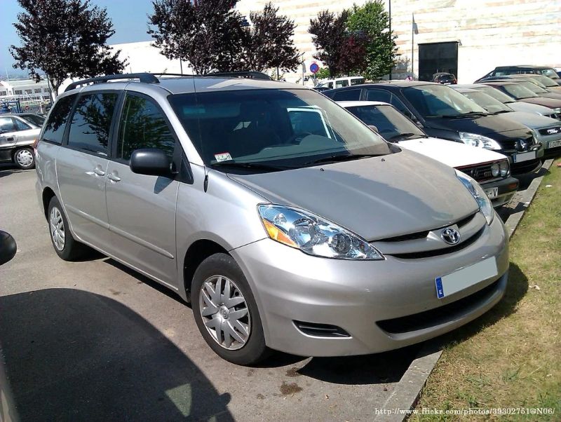 Retai genda ir lengvai remontuojami: mechanikai išrinko 5 patikimiausius šeimai skirtus automobilius