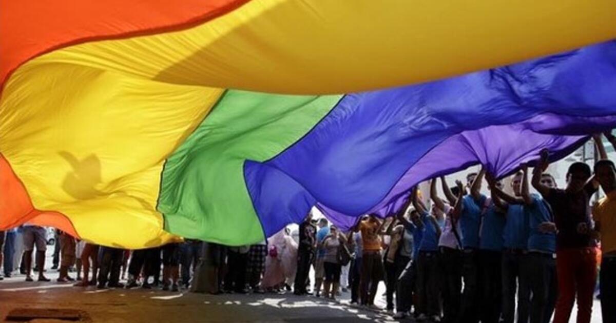 Siūlymas nebedrausti nepilnamečiams pasakoti apie homoseksualius ...