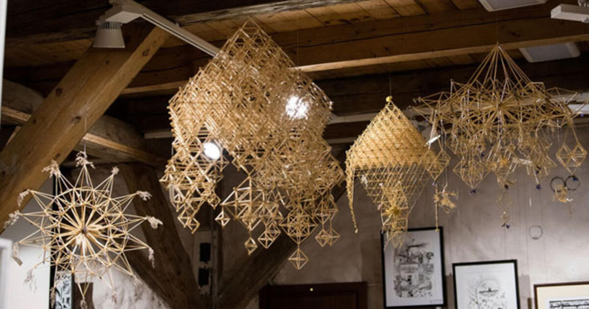 Apie tautodailės medžio šaknis, žiedus ir vaisius