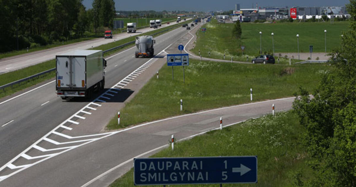 Automagistralėse ir greitkeliuose – mažesnis greitis