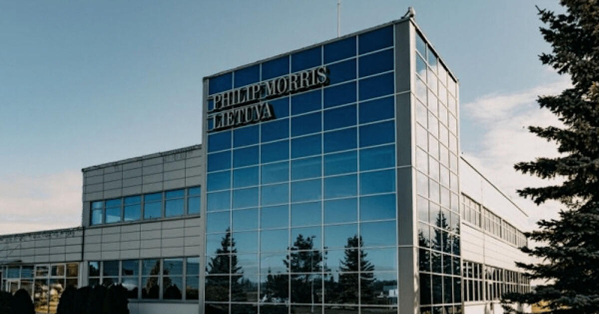 Besiplečiantis „Philip Morris“ fabrikas Klaipėdoje ketina samdyti ...
