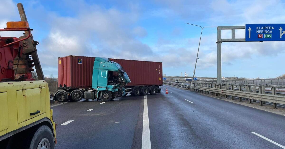 Žiūrėjo į kalendorių, o ne į termometrą: ryte slydo ne tik lengvosios ...