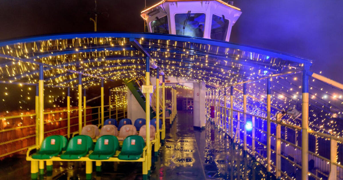 Keltas „Nida“ nušvis kartu su Kalėdų egle