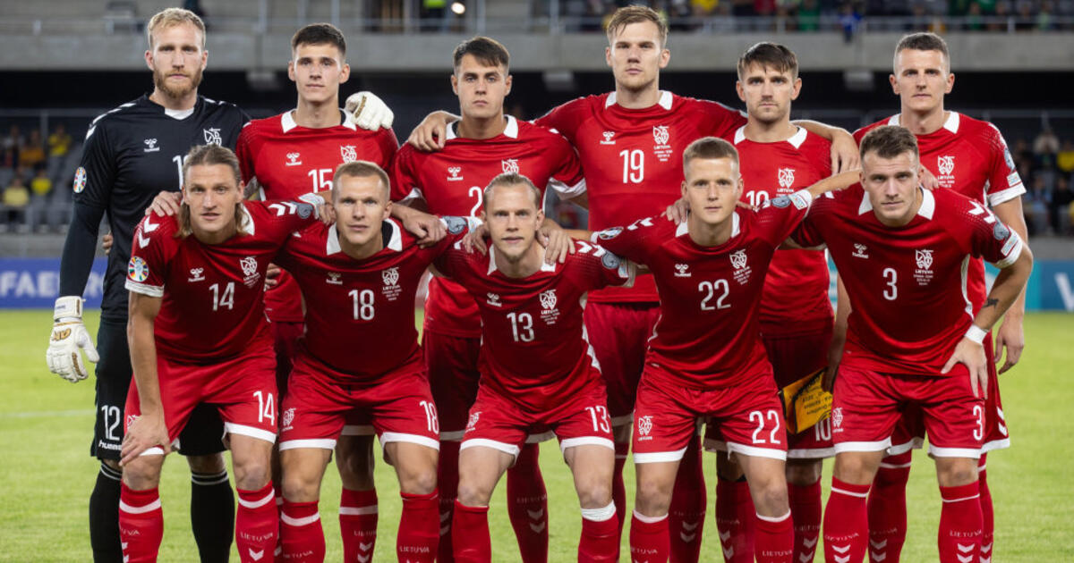 Kodėl Lietuvos futbolo rinktinė yra raudona? | Vakarų ekspresas