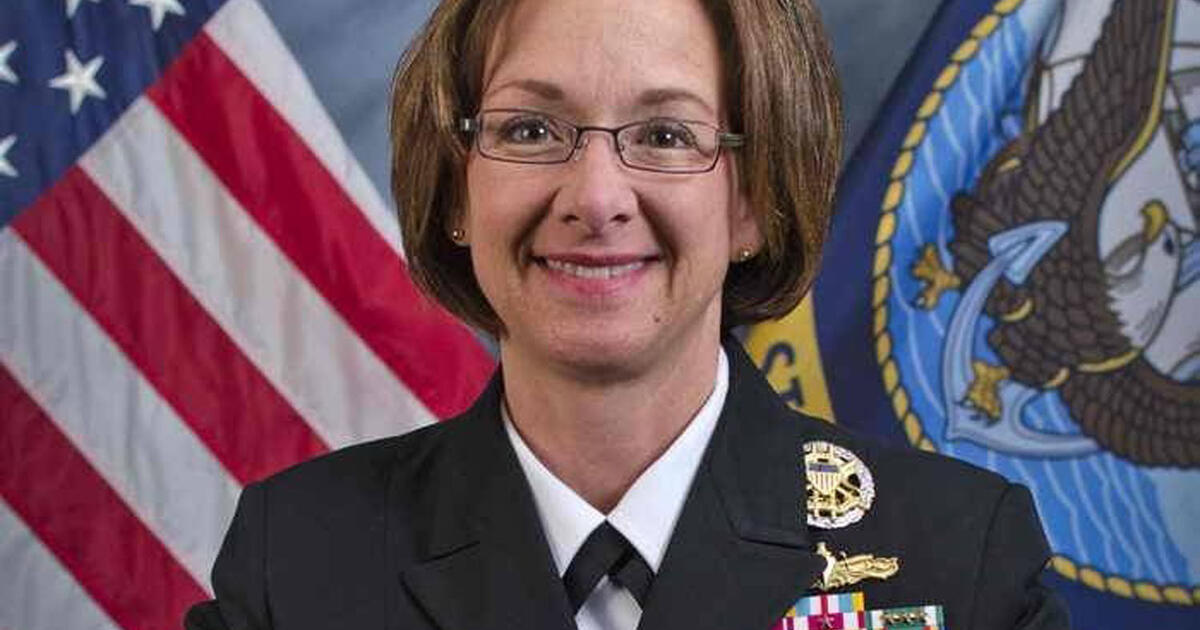 Lisa Franchetti tapo pirmąja moterimi, vadovausiančia JAV kariniam jūrų ...