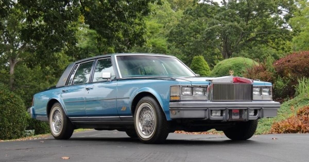 Įdomią istoriją turintis prabangus Elvio Preslio "Cadillac" parduodamas ...