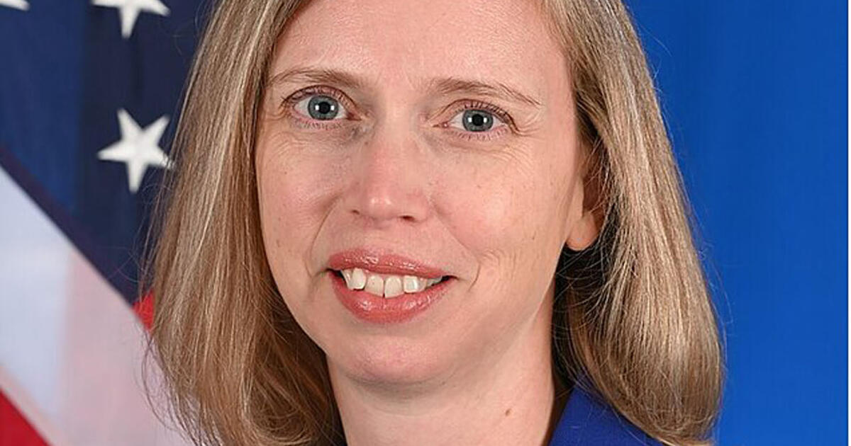 Ambasadorė žada, kad nauji iššūkiai pasaulyje neišjudins JAV iš Rytų ...