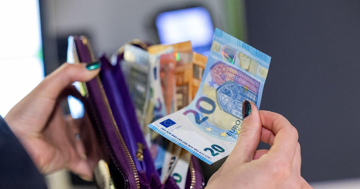 Kaip bus su pensijomis, išmokomis ir pinigais, jei prasidės karas: štai ...