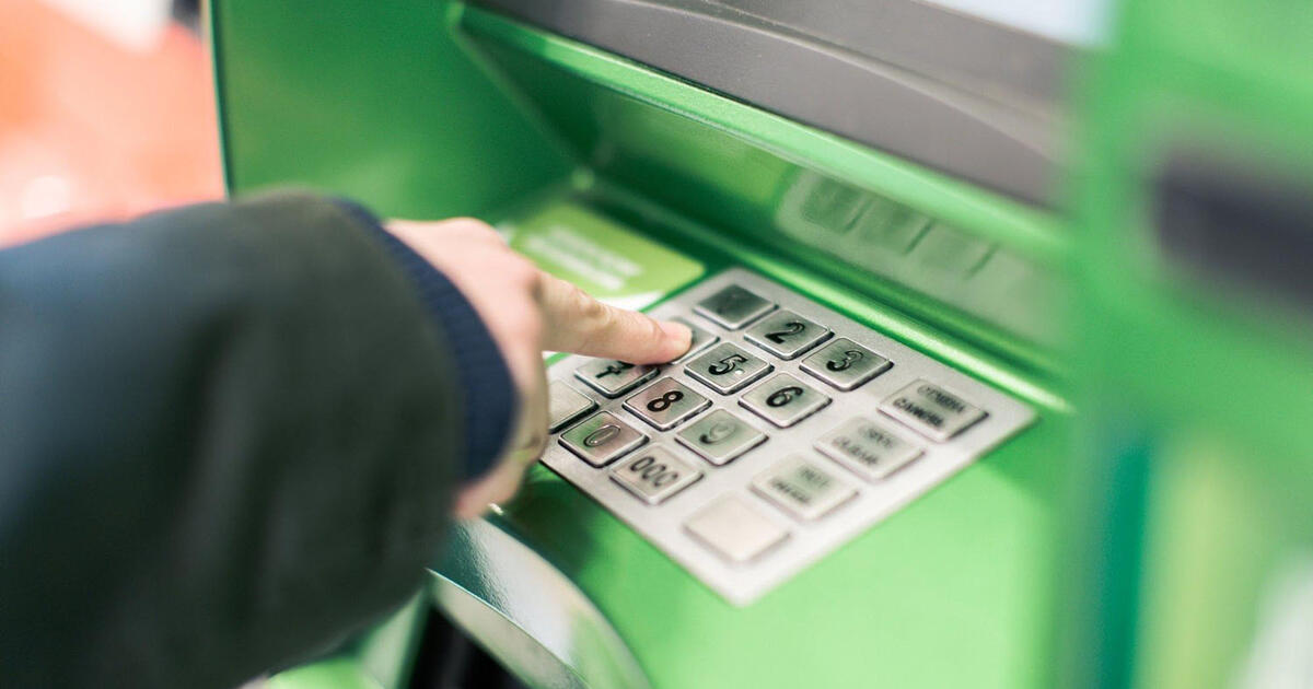 Inkasacijos metu bankomatuose rasti padirbti pinigai