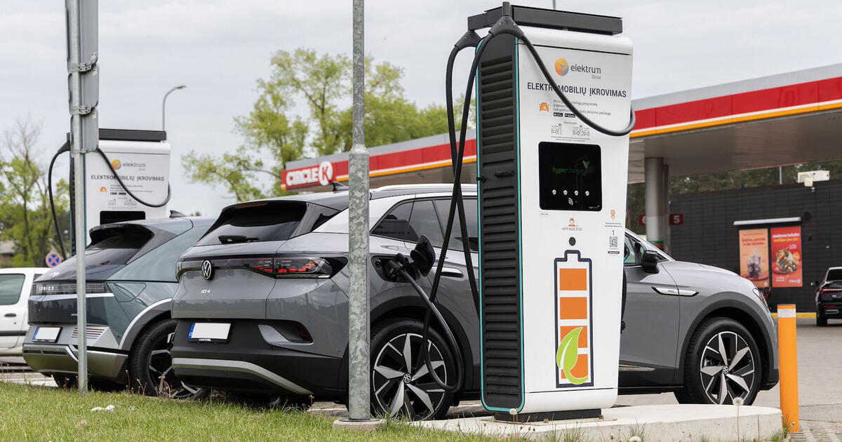 „Elektrum Lietuva“ plečia elektromobilių įkrovimo tinklą, diegs ...