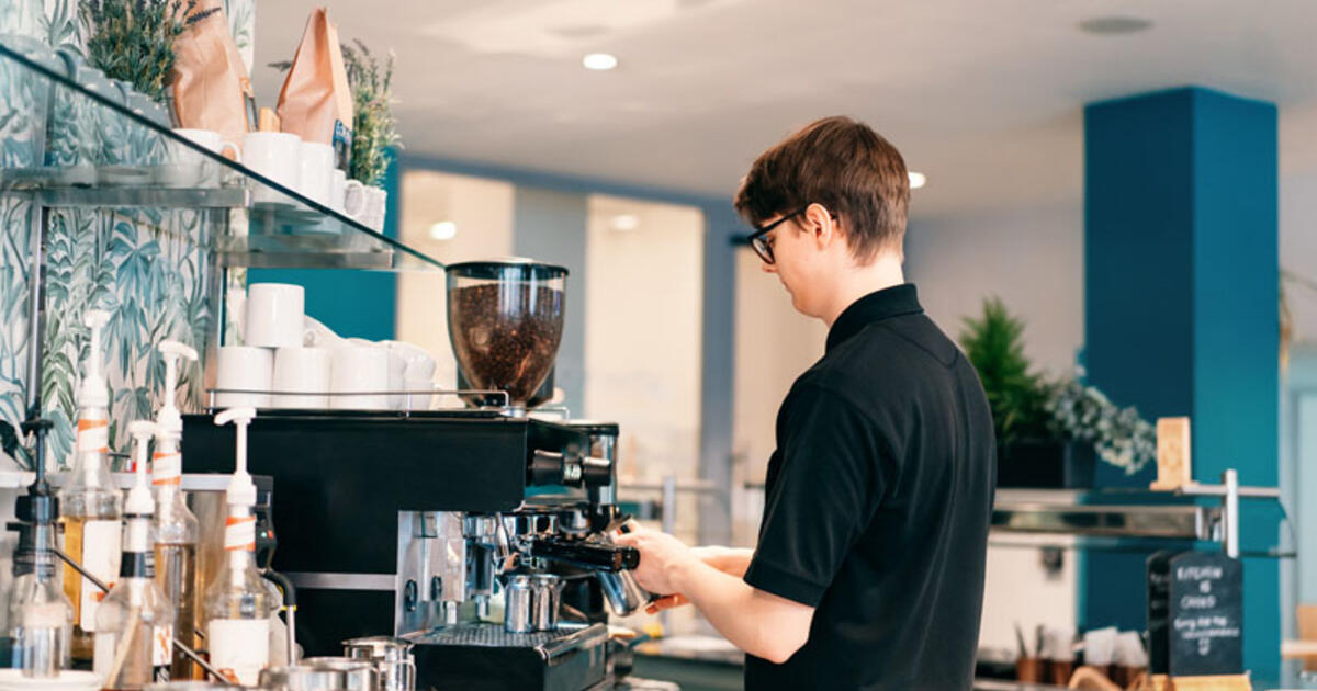 Vaikai kai kur dirba kaip vergai