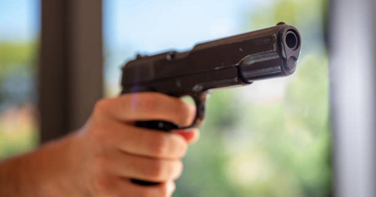 Pro buto langą šaudė stipriai apgirtęs vyras