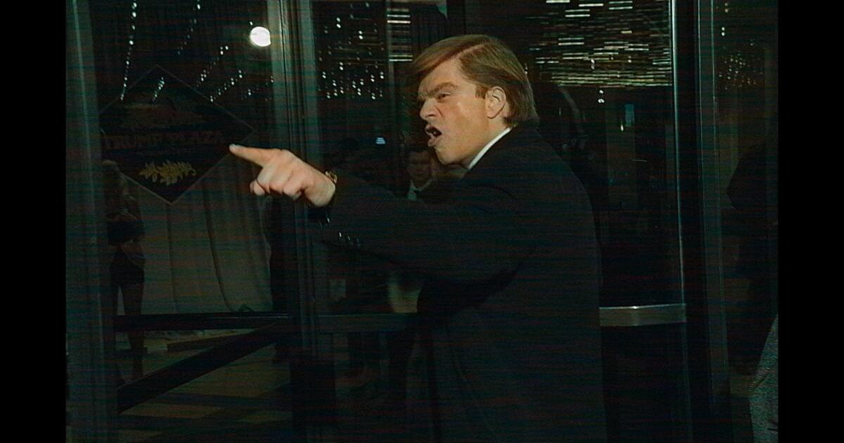 Prieš pat rinkimus kinus pasieks biografinė juosta apie Donaldą Trumpą ...