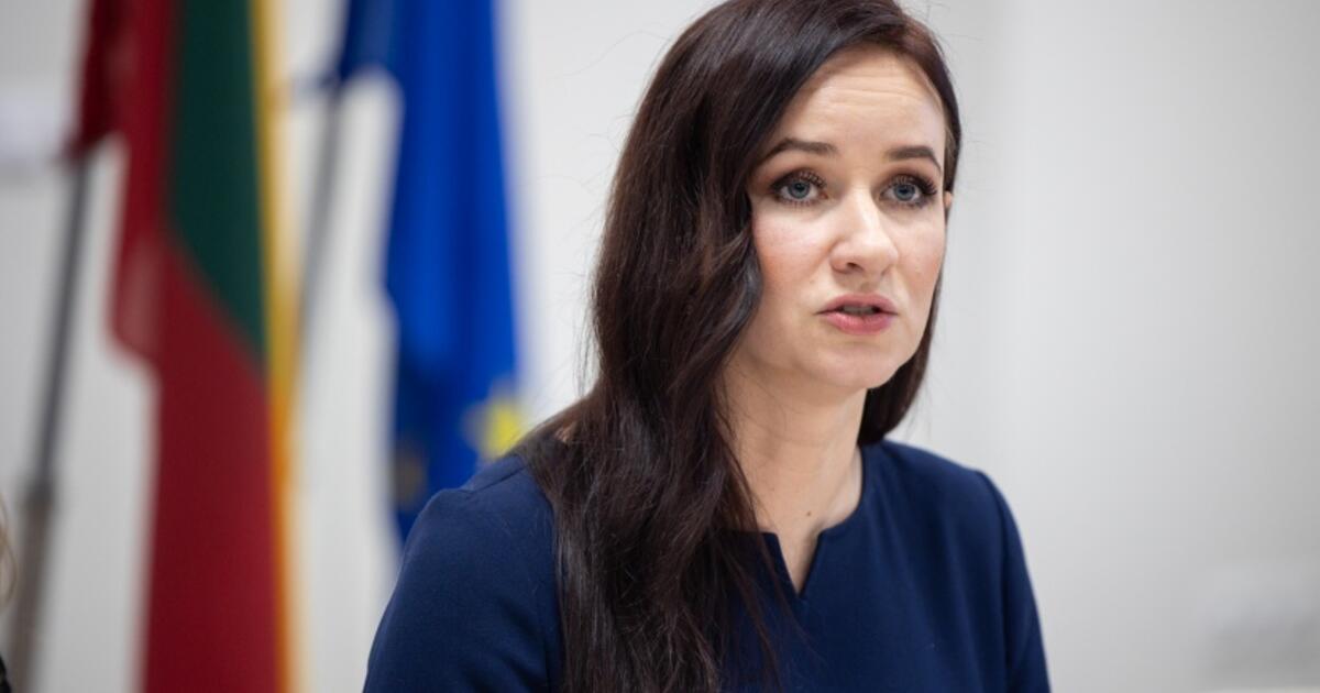 Premjerė sako neturinti aiškios pozicijos dėl karių siuntimo į Ukrainą