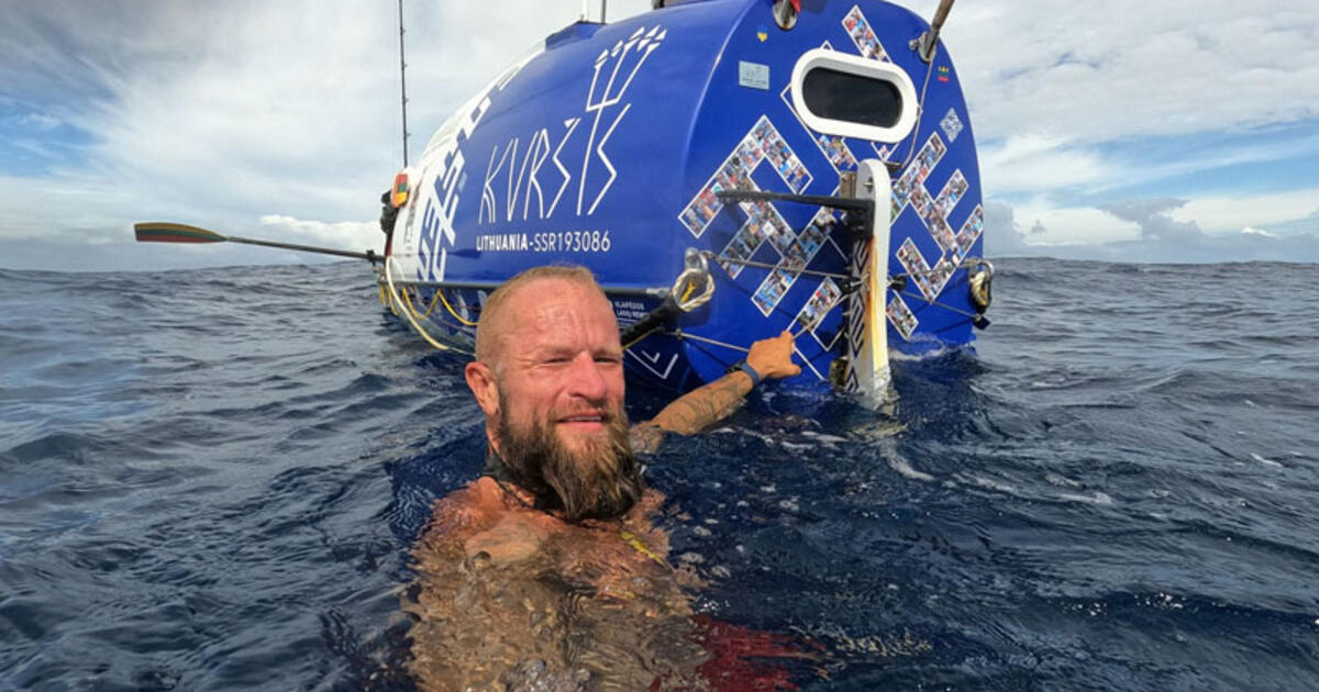 Australijos karinis jūrų laivynas išgelbėjo Ramųjį vandenyną irkline ...