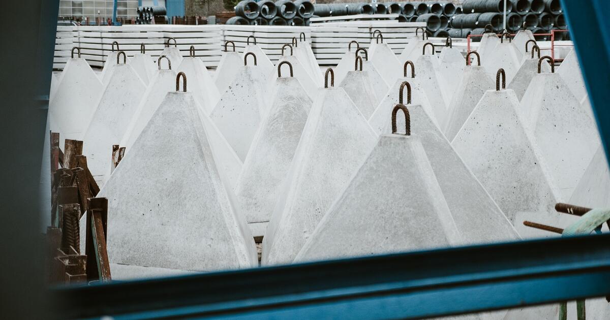 „Fegda grupė“ Lietuvos kariuomenei perdavė aštuoniasdešimt „drakono dantų“