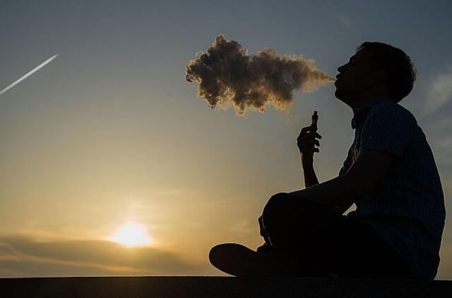 Elektroninių cigarečių rūkymas paaugliams stipriai didina alkoholio ir ...